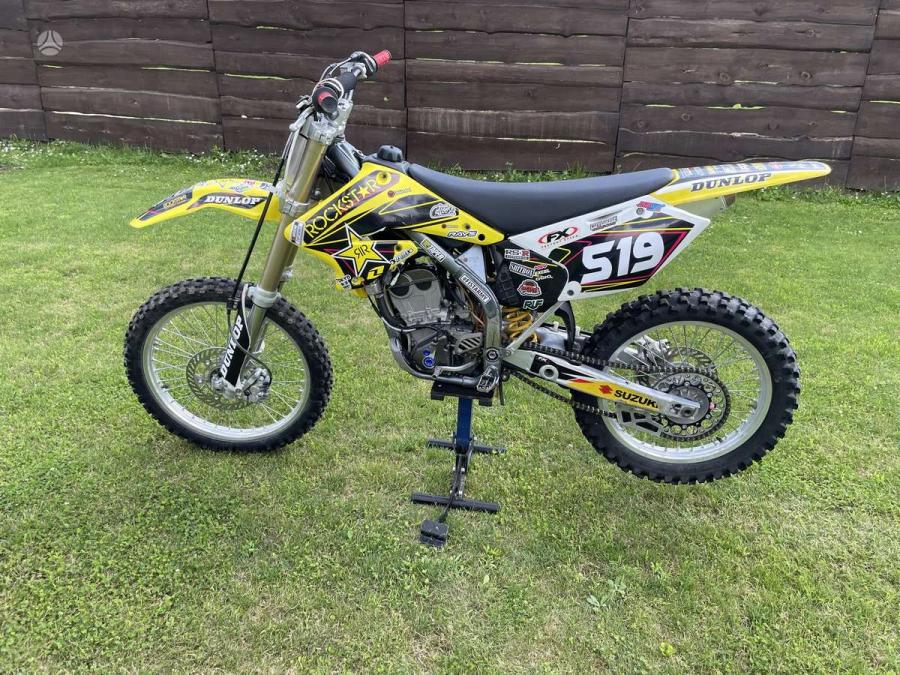 Suzuki RMZ 2007 in Ukmerge, with an engine capacity of 0.25 L and mileage of 0 thousand km for 1700 €, photo 3 on AUTOMOTO.COM.LV