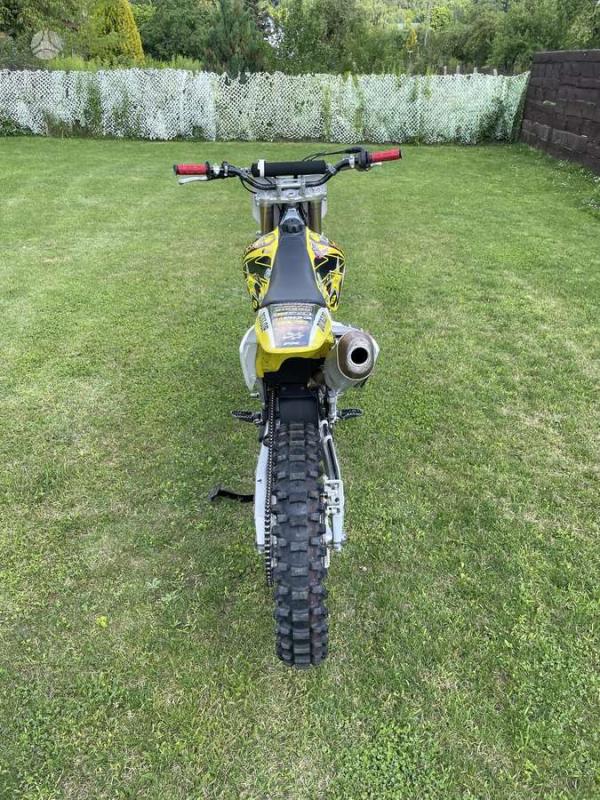 Suzuki RMZ 2007 in Ukmerge, with an engine capacity of 0.25 L and mileage of 0 thousand km for 1700 €, photo 4 on AUTOMOTO.COM.LV