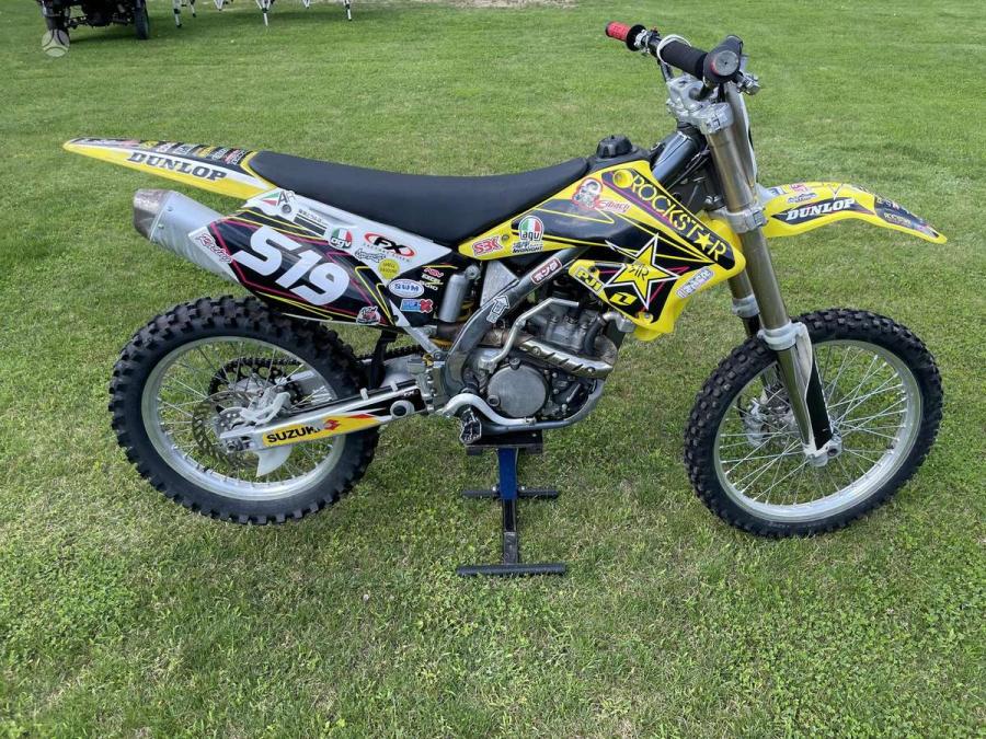 Suzuki RMZ 2007 in Ukmerge, with an engine capacity of 0.25 L and mileage of 0 thousand km for 1700 €, photo 7 on AUTOMOTO.COM.LV