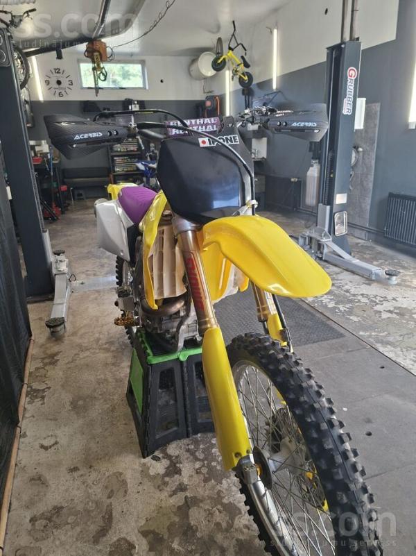Сузуки RMZ 2007 в Рига, объемом двигателя 0.45 л и пробегом 0 тыс. км за 2500 €, фото 4 на AUTOMOTO.COM.LV