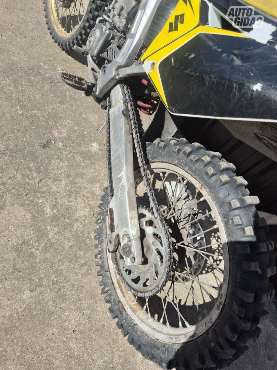 Сузуки RMZ 2010 в Радвилишкис, объемом двигателя 0.25 л и пробегом 0 тыс. км за 1550 €, фото 5 на AUTOMOTO.COM.LV