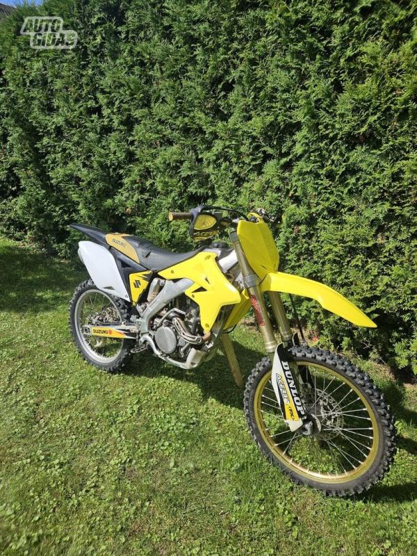 Suzuki RMZ 2010 in Kalvarija on AUTOMOTO.COM.LV Suzuki RMZ 2010 in Kalvarija, with an engine capacity of 0.25 L and mileage of 0 thousand km for 1995 €, photo 5 on AUTOMOTO.COM.LV