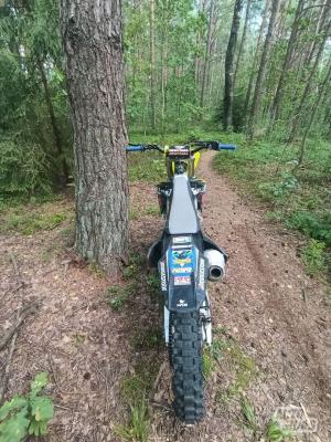 Yellow Suzuki RMZ 2016 in Mazeikiai, with an engine capacity of 0.45 L and mileage of 0 thousand km for 2750 €, photo 3 on AUTOMOTO.COM.LV