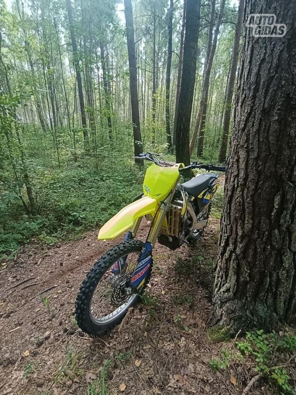 Yellow Suzuki RMZ 2016 in Mazeikiai, with an engine capacity of 0.45 L and mileage of 0 thousand km for 2750 €, photo 4 on AUTOMOTO.COM.LV