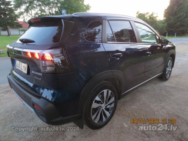 Blue Suzuki S-Cross 2024 in Tallinn, with an engine capacity of 1.50 L and mileage of 7 thousand km for 29100 €, photo 4 on AUTOMOTO.COM.LV