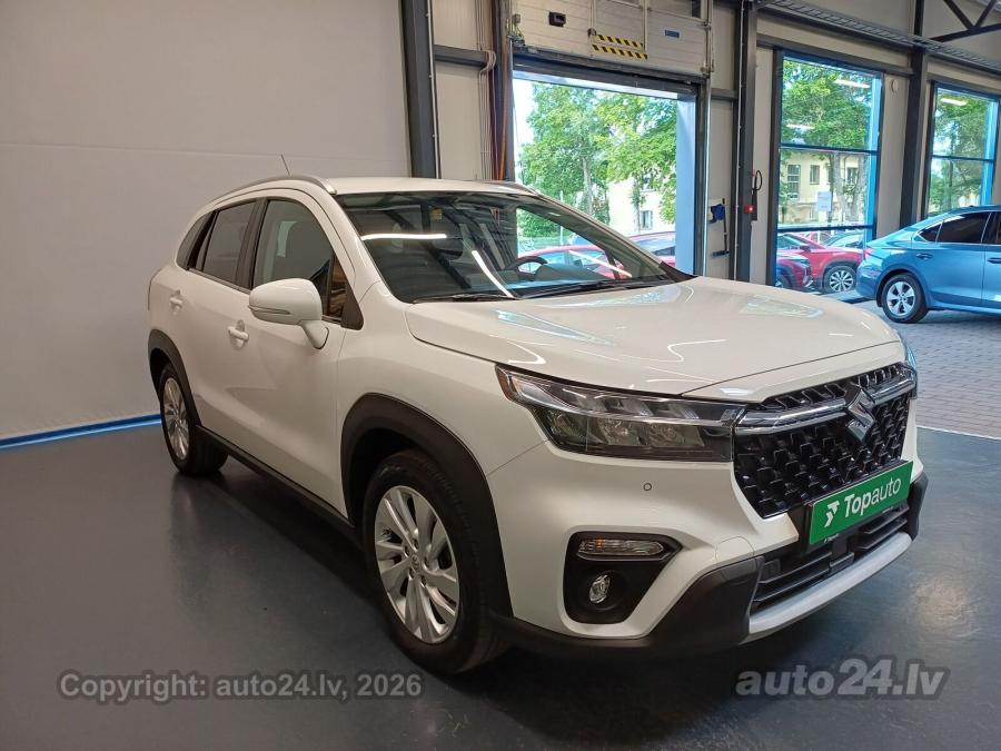 White Suzuki S-Cross 2023 in Tallinn, with an engine capacity of 1.50 L and mileage of 53 thousand km for 27499 €, photo 3 on AUTOMOTO.COM.LV