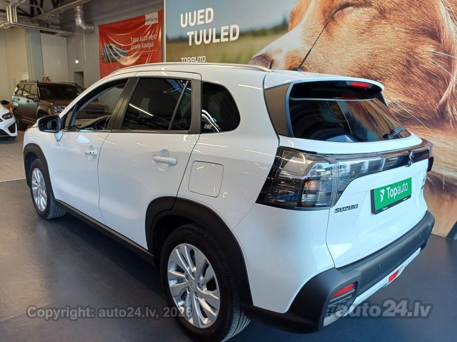 White Suzuki S-Cross 2023 in Tallinn, with an engine capacity of 1.50 L and mileage of 53 thousand km for 27499 €, photo 4 on AUTOMOTO.COM.LV