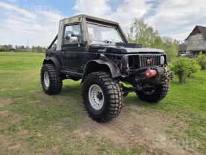Black Suzuki Samurai 1991 in Riga, with an engine capacity of 1.90 L and mileage of 193 thousand km for 2500 €, photo 3 on AUTOMOTO.COM.LV