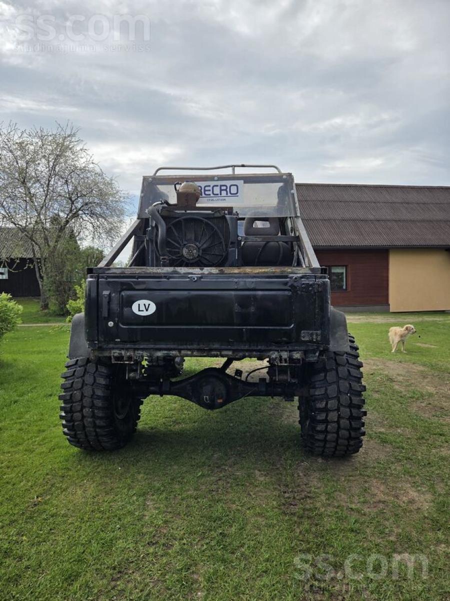 Black Suzuki Samurai 1991 in Riga, with an engine capacity of 1.90 L and mileage of 193 thousand km for 2500 €, photo 6 on AUTOMOTO.COM.LV
