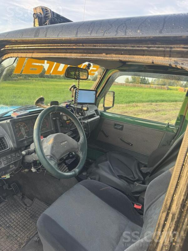 Сузуки Самурай 1998 в Огре на AUTOMOTO.COM.LV Черный Сузуки Самурай 1998 в Огре, объемом двигателя 1.30 л и пробегом 12 тыс. км за 3000 €, фото 9 на AUTOMOTO.COM.LV