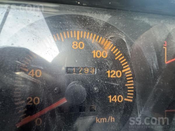 Сузуки Самурай 1998 в Огре на AUTOMOTO.COM.LV Черный Сузуки Самурай 1998 в Огре, объемом двигателя 1.30 л и пробегом 12 тыс. км за 3000 €, фото 11 на AUTOMOTO.COM.LV