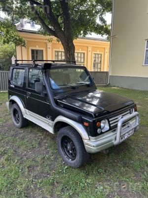 Black Suzuki Samurai 1999 in Liepaja, with an engine capacity of 1.90 L and mileage of 224 thousand km for 5000 €, photo 1 on AUTOMOTO.COM.LV
