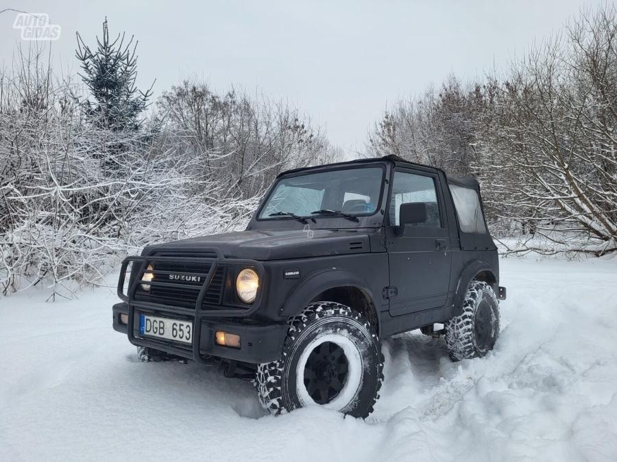Suzuki Samurai 1987 in Vilnius, with an engine capacity of 1.30 L and mileage of 207 thousand km for 1999 €, photo 1 on AUTOMOTO.COM.LV