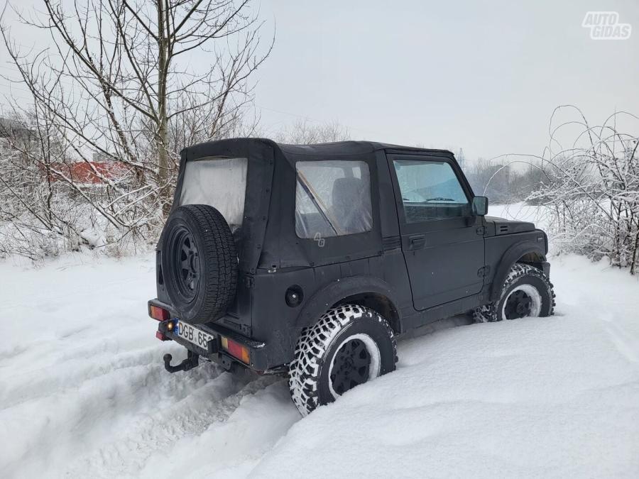 Suzuki Samurai 1987 in Vilnius, with an engine capacity of 1.30 L and mileage of 207 thousand km for 1999 €, photo 2 on AUTOMOTO.COM.LV