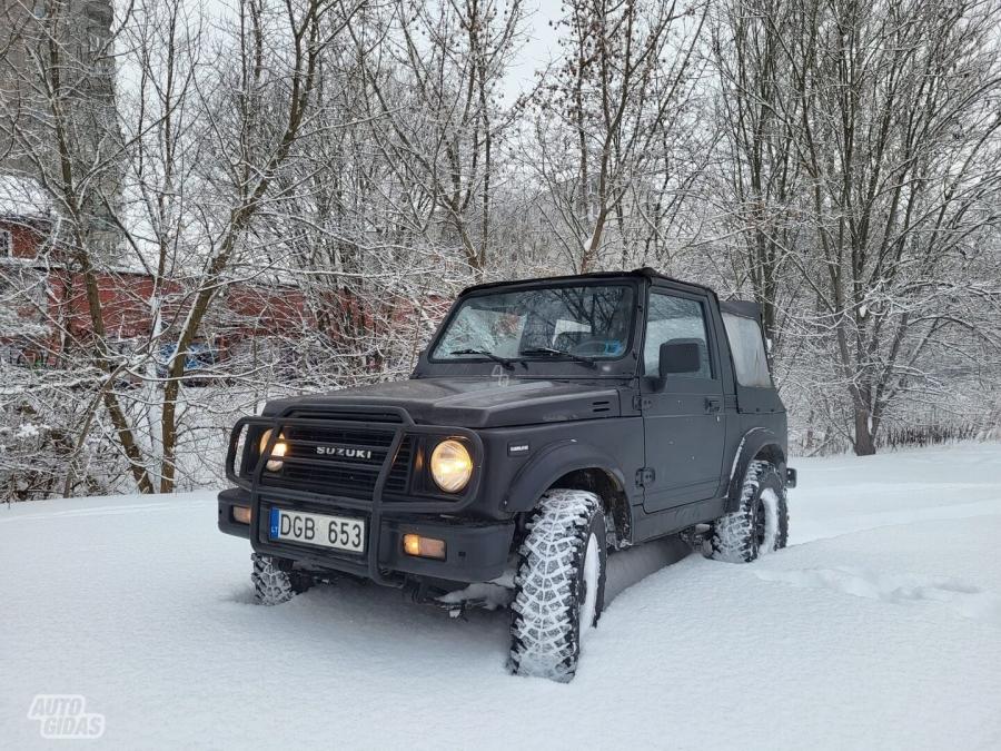 Suzuki Samurai 1987 in Vilnius, with an engine capacity of 1.30 L and mileage of 207 thousand km for 1999 €, photo 4 on AUTOMOTO.COM.LV