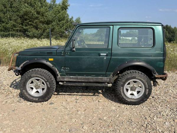 Green Suzuki Samurai 2000 in Vilnius, with an engine capacity of 1.30 L and mileage of 108 thousand km for 5000 €, photo 7 on AUTOMOTO.COM.LV