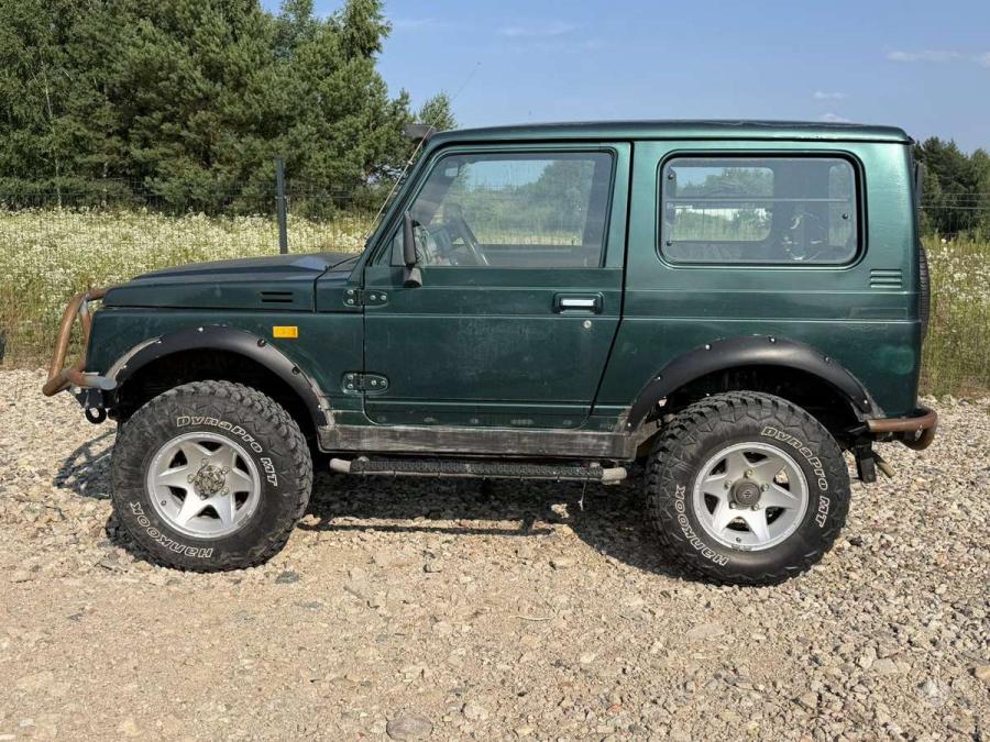 Green Suzuki Samurai 2000 in Vilnius, with an engine capacity of 1.30 L and mileage of 108 thousand km for 5000 €, photo 8 on AUTOMOTO.COM.LV