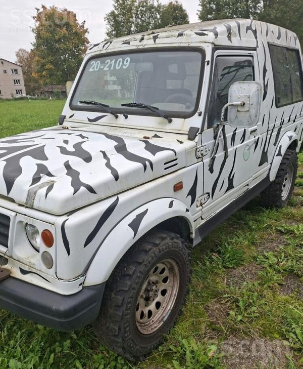 Balts Suzuki Samurai 2000 Ogre, ar dzinēja tilpumu 1.60 L un nobraukumu 0 tūkst. km par 2100 €, foto 3 vietnē AUTOMOTO.COM.LV