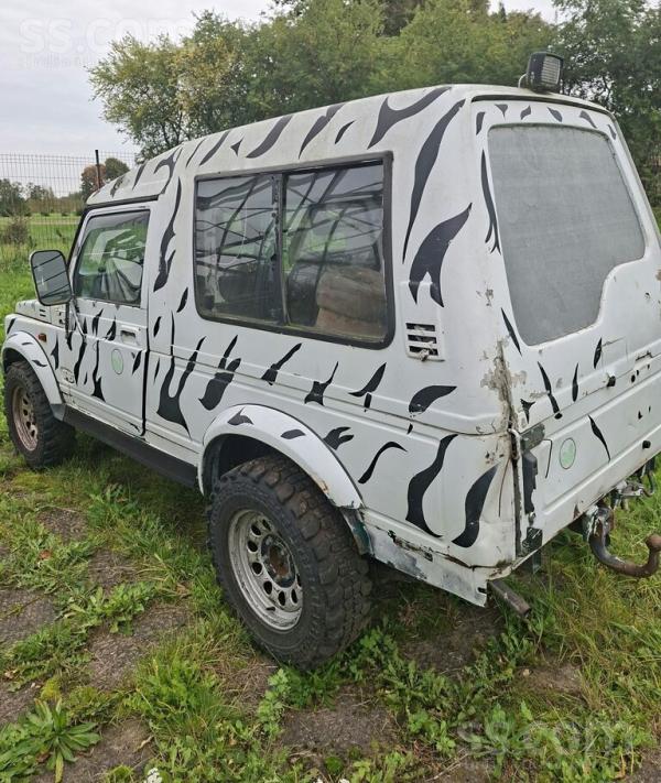 Balts Suzuki Samurai 2000 Ogre, ar dzinēja tilpumu 1.60 L un nobraukumu 0 tūkst. km par 2100 €, foto 4 vietnē AUTOMOTO.COM.LV