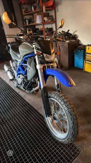 Zils Suzuki SFV 2015 Šauļi, ar dzinēja tilpumu 0.65 L un nobraukumu 15 tūkst. km par 2400 €, foto 4 vietnē AUTOMOTO.COM.LV
