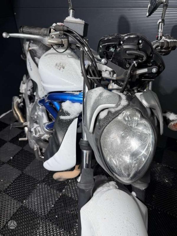 Suzuki SFV 2010 in Taurage, with an engine capacity of 0.65 L and mileage of 20 thousand km for 1950 €, photo 6 on AUTOMOTO.COM.LV