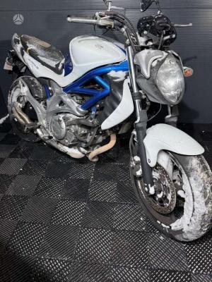 Suzuki SFV 2010 in Taurage, with an engine capacity of 0.65 L and mileage of 20 thousand km for 1950 €, photo 7 on AUTOMOTO.COM.LV