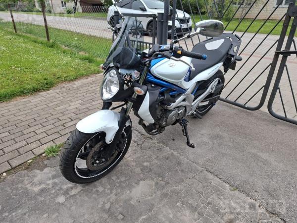 Suzuki SFV 2010 Valmiera, ar dzinēja tilpumu 0.65 L un nobraukumu 0 tūkst. km par 2800 €, foto 2 vietnē AUTOMOTO.COM.LV