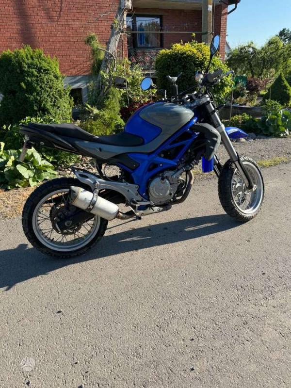Suzuki SFV 2014 in Pasvalys, with an engine capacity of 0.65 L and mileage of 20 thousand km for 2250 €, photo 9 on AUTOMOTO.COM.LV