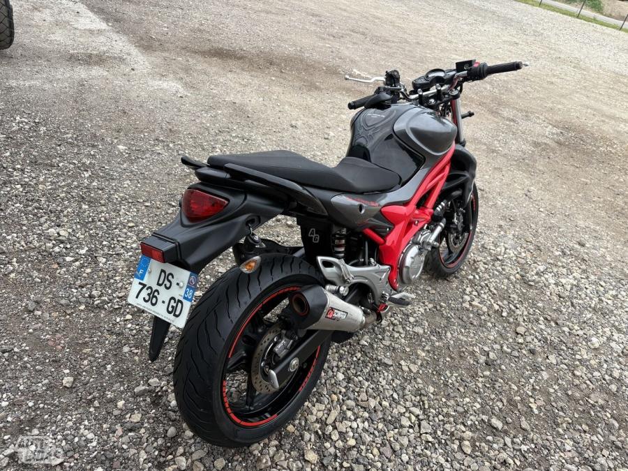 Suzuki SFV 2015 Kelmė, ar dzinēja tilpumu 0.65 L un nobraukumu 13 tūkst. km par 1430 €, foto 4 vietnē AUTOMOTO.COM.LV
