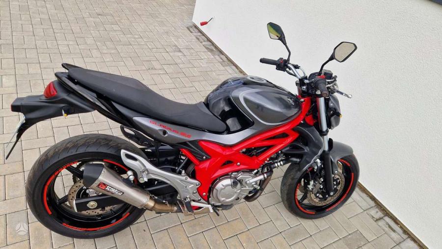 Suzuki SFV 2015 Šilutė, ar dzinēja tilpumu 0.65 L un nobraukumu 13 tūkst. km par 3250 €, foto 13 vietnē AUTOMOTO.COM.LV