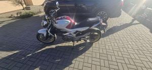 Balts Suzuki SFV 2009 Klaipėda, ar dzinēja tilpumu 0.65 L un nobraukumu 20 tūkst. km par 2600 €, foto  vietnē AUTOMOTO.COM.LV