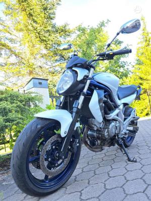 White Suzuki SFV 2010 in Pasvalys, with an engine capacity of 0.65 L and mileage of 16 thousand km for 2550 €, photo 4 on AUTOMOTO.COM.LV