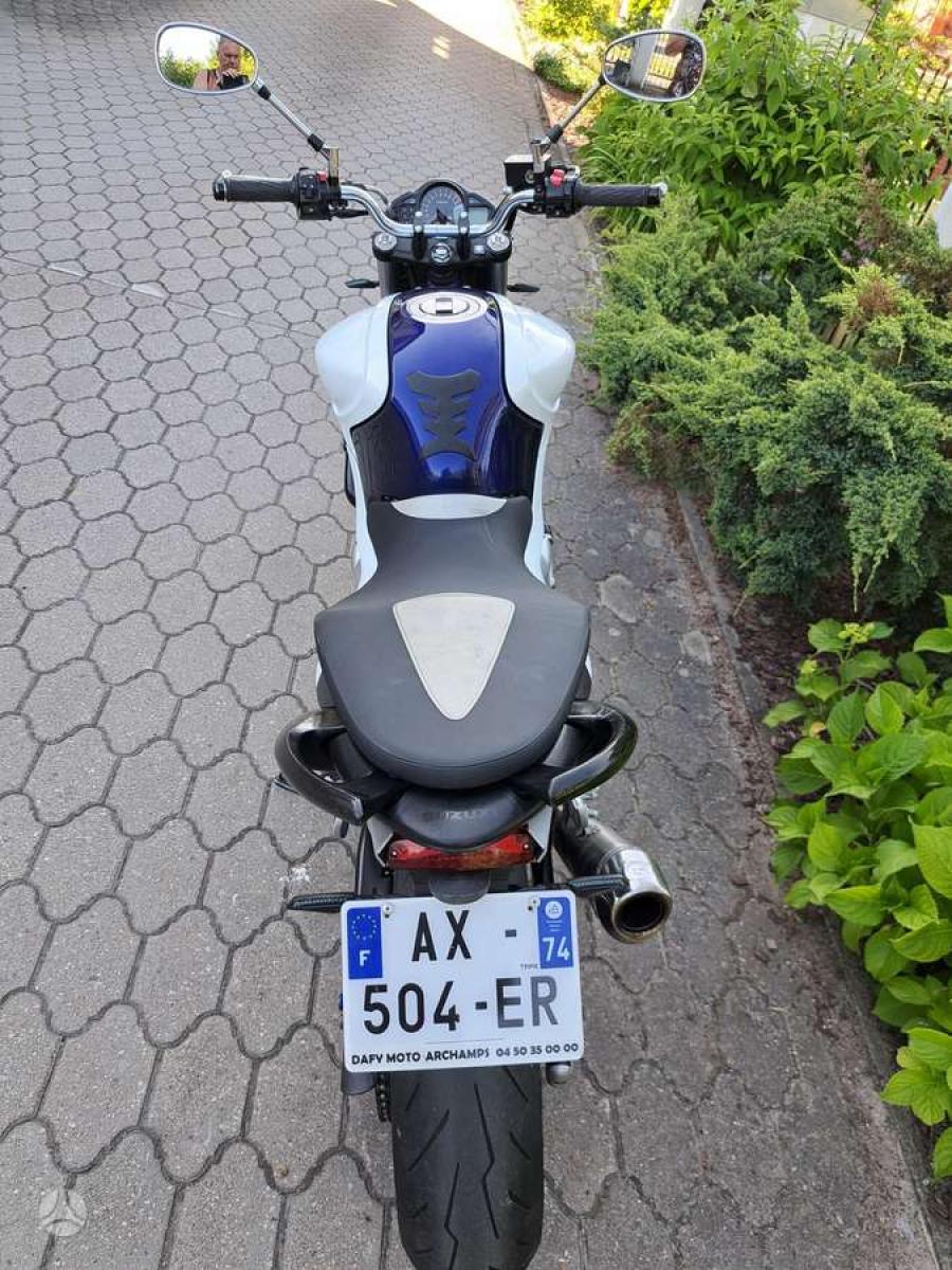 White Suzuki SFV 2010 in Pasvalys, with an engine capacity of 0.65 L and mileage of 16 thousand km for 2550 €, photo 8 on AUTOMOTO.COM.LV
