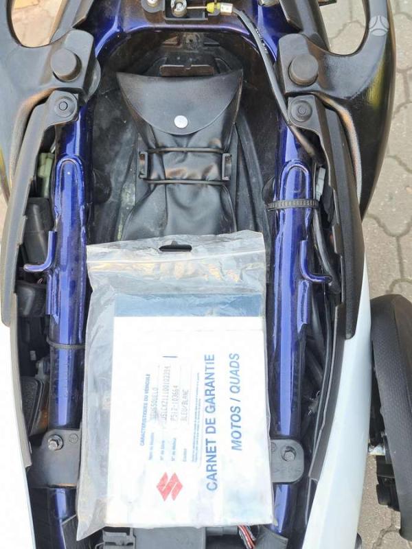 White Suzuki SFV 2010 in Pasvalys, with an engine capacity of 0.65 L and mileage of 16 thousand km for 2550 €, photo 9 on AUTOMOTO.COM.LV