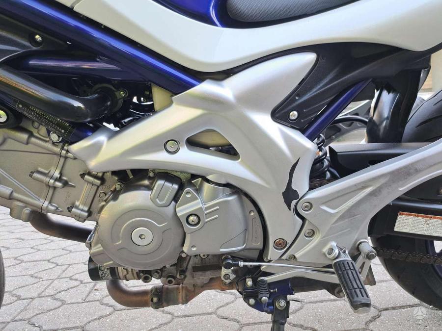White Suzuki SFV 2010 in Pasvalys, with an engine capacity of 0.65 L and mileage of 16 thousand km for 2550 €, photo 12 on AUTOMOTO.COM.LV