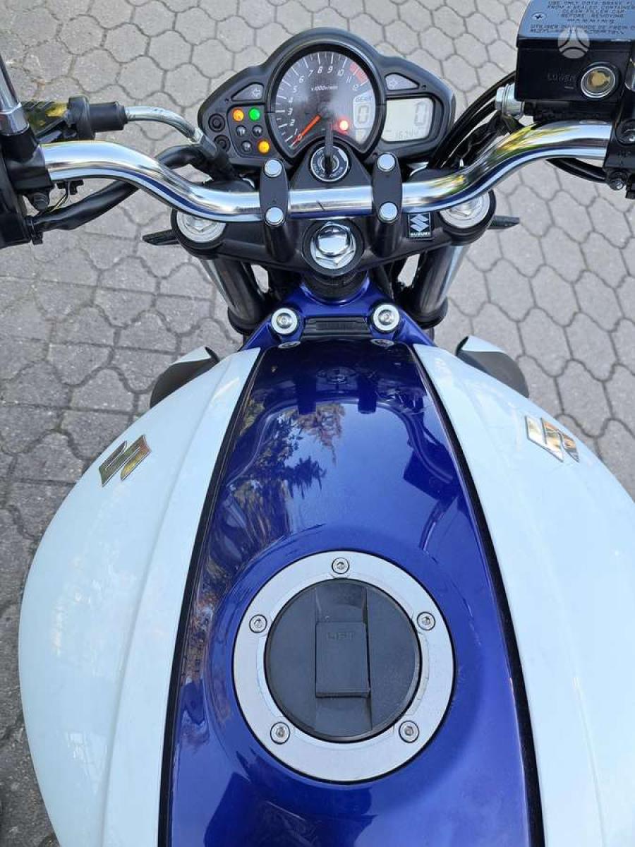 White Suzuki SFV 2010 in Pasvalys, with an engine capacity of 0.65 L and mileage of 16 thousand km for 2550 €, photo 19 on AUTOMOTO.COM.LV
