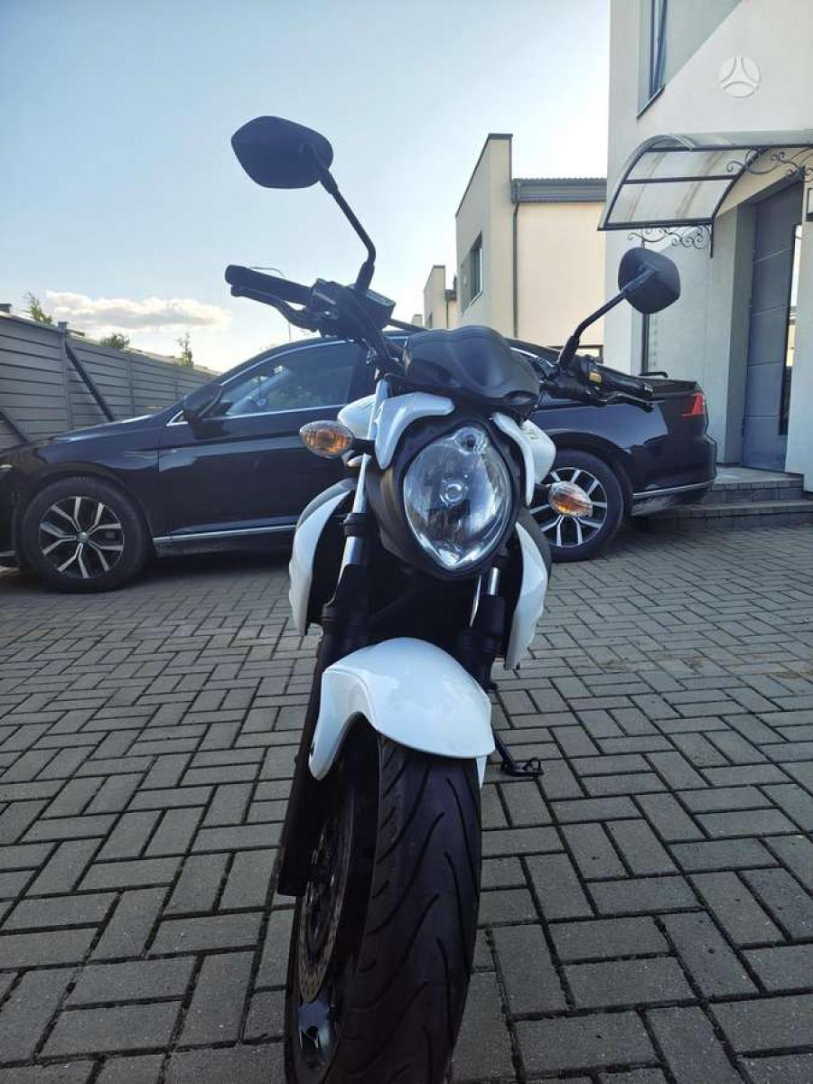 White Suzuki SFV 2014 in Kaunas, with an engine capacity of 0.65 L and mileage of 25 thousand km for 2999 €, photo 7 on AUTOMOTO.COM.LV