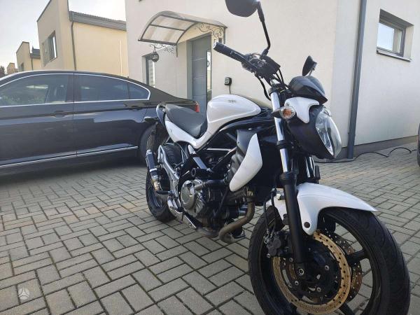 White Suzuki SFV 2014 in Kaunas, with an engine capacity of 0.65 L and mileage of 25 thousand km for 2999 €, photo 7 on AUTOMOTO.COM.LV