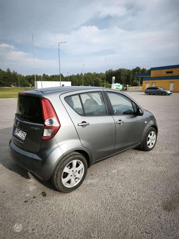 Grey Suzuki Splash 2011 in Pakruojis, with an engine capacity of 1.00 L and mileage of 168 thousand km for 1900 €, photo 4 on AUTOMOTO.COM.LV