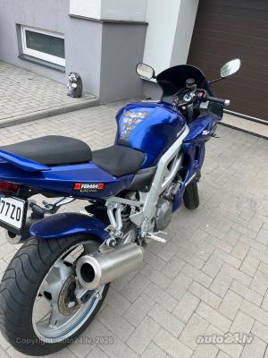 Zils Suzuki SV 1000 2003 Karksi-Nuia, ar dzinēja tilpumu 1.00 L un nobraukumu 44 tūkst. km par 2600 €, foto 4 vietnē AUTOMOTO.COM.LV