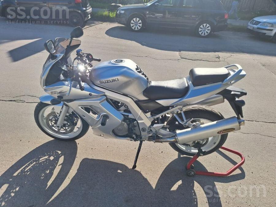 Suzuki SV 1000 2003 Rīga, ar dzinēja tilpumu 1.00 L un nobraukumu 0 tūkst. km par 2250 €, foto 1 vietnē AUTOMOTO.COM.LV
