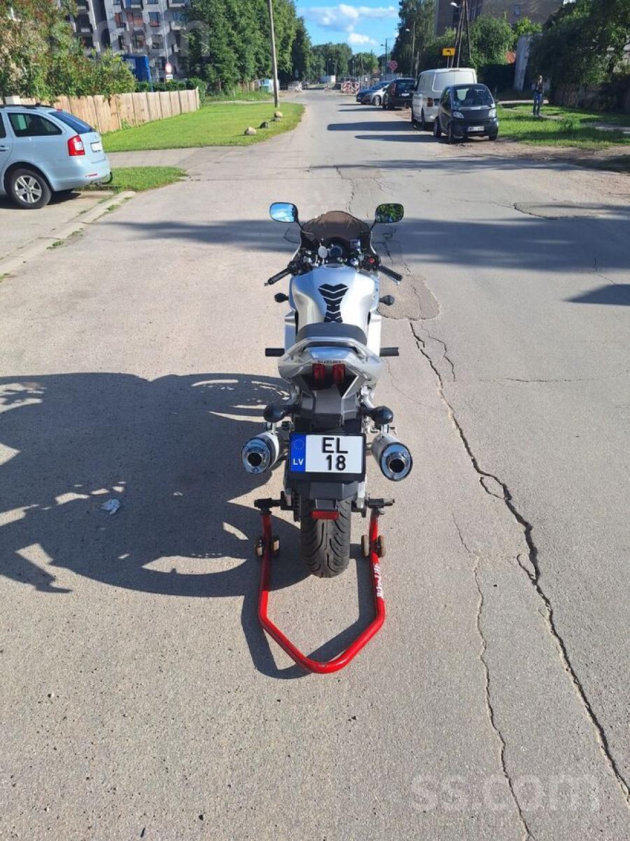 Suzuki SV 1000 2003 Rīga, ar dzinēja tilpumu 1.00 L un nobraukumu 0 tūkst. km par 2250 €, foto 3 vietnē AUTOMOTO.COM.LV