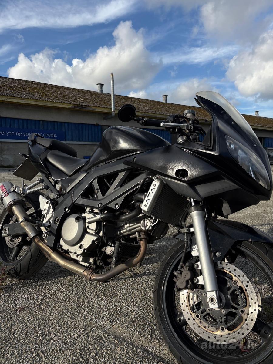 Black Suzuki SV 650 2006 in Tallinn, with an engine capacity of 0.65 L and mileage of 50 thousand km for 2500 €, photo 1 on AUTOMOTO.COM.LV