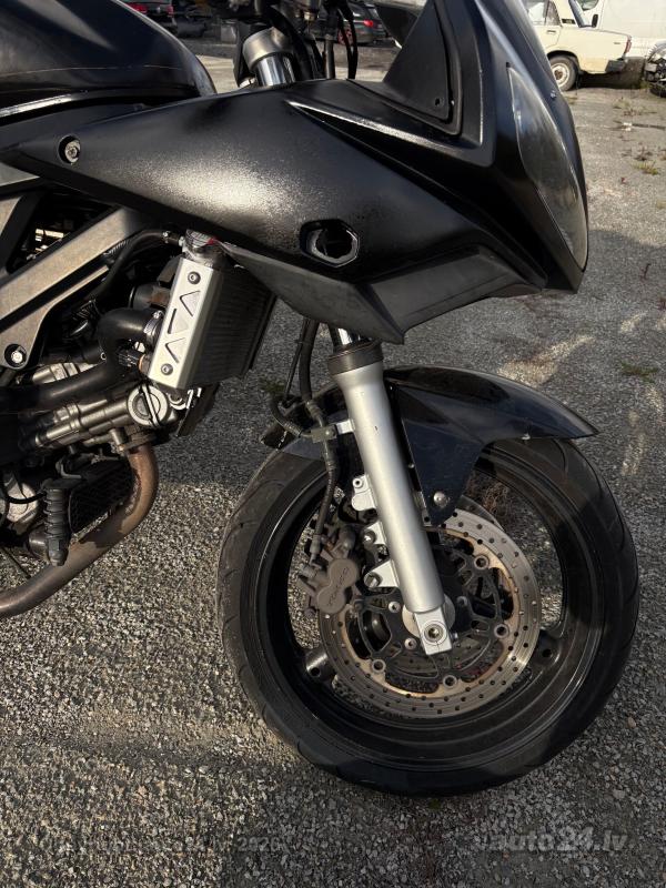 Черный Сузуки SV 650 2006 в Таллин, объемом двигателя 0.65 л и пробегом 50 тыс. км за 2500 €, фото 3 на AUTOMOTO.COM.LV