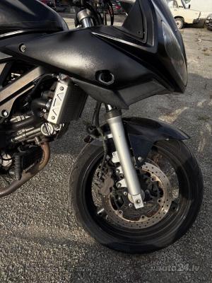 Black Suzuki SV 650 2006 in Tallinn, with an engine capacity of 0.65 L and mileage of 50 thousand km for 2500 €, photo 3 on AUTOMOTO.COM.LV