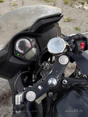 Black Suzuki SV 650 2006 in Tallinn, with an engine capacity of 0.65 L and mileage of 50 thousand km for 2500 €, photo 7 on AUTOMOTO.COM.LV