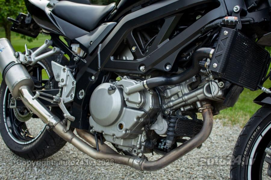 Melns Suzuki SV 650 2007 Tallina, ar dzinēja tilpumu 0.65 L un nobraukumu 52 tūkst. km par 3400 €, foto 8 vietnē AUTOMOTO.COM.LV