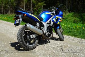 Синий Сузуки SV 650 2000 в Пярну, объемом двигателя 0.65 л и пробегом 46 тыс. км за 2400 €, фото 4 на AUTOMOTO.COM.LV