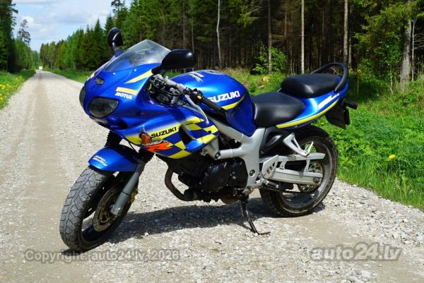 Blue Suzuki SV 650 2000 in Parnu, with an engine capacity of 0.65 L and mileage of 46 thousand km for 2400 €, photo 4 on AUTOMOTO.COM.LV