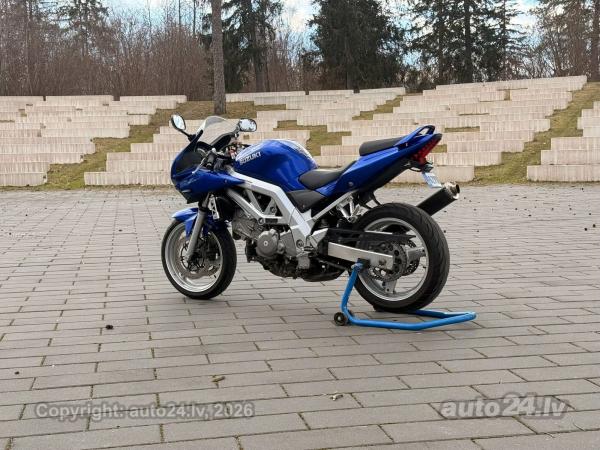 Синий Сузуки SV 650 2003 в Таллин, объемом двигателя 0.65 л и пробегом 49 тыс. км за 2800 €, фото 3 на AUTOMOTO.COM.LV